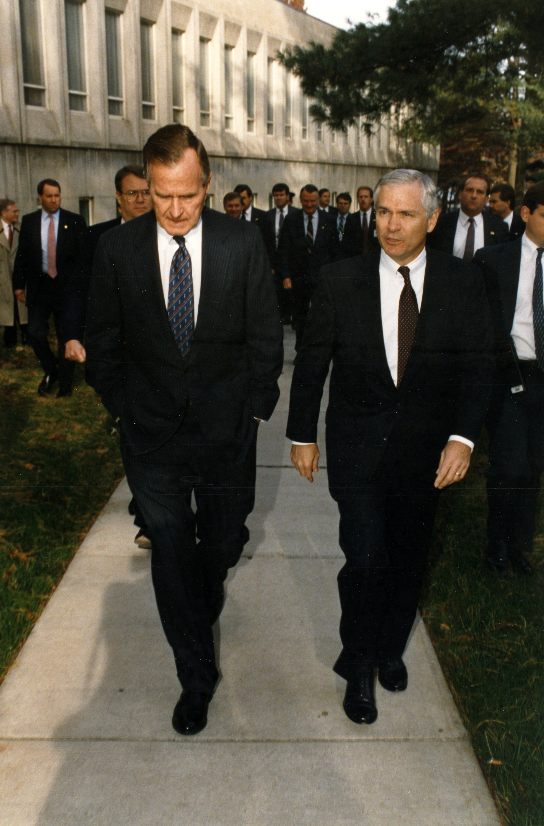 Secretary Robert M. Gates Elected to George & Barbara Bush Foundation…